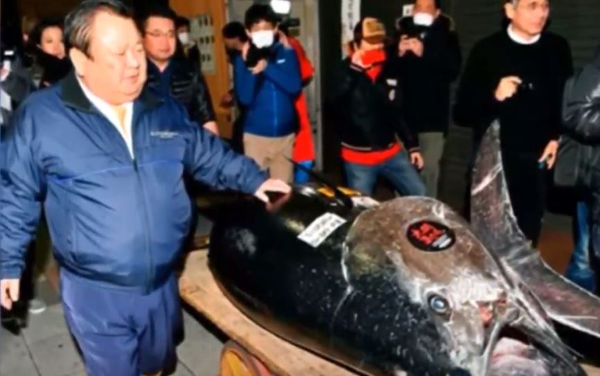 VIDEO Preț record la celebra licitație de pește din Tokyo: 2,7 milioane ...